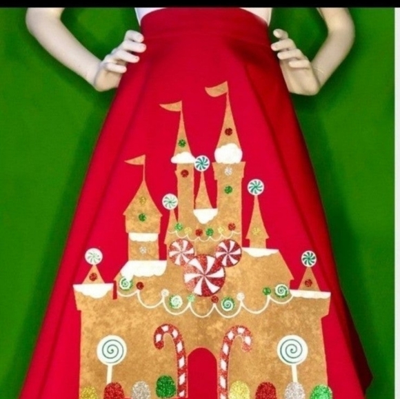 Disney | Skirts | Disney Christmas Gingerbread Cinderella Castle Skirt ...